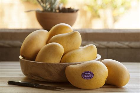 bfmazzeo: Champagne Mangos