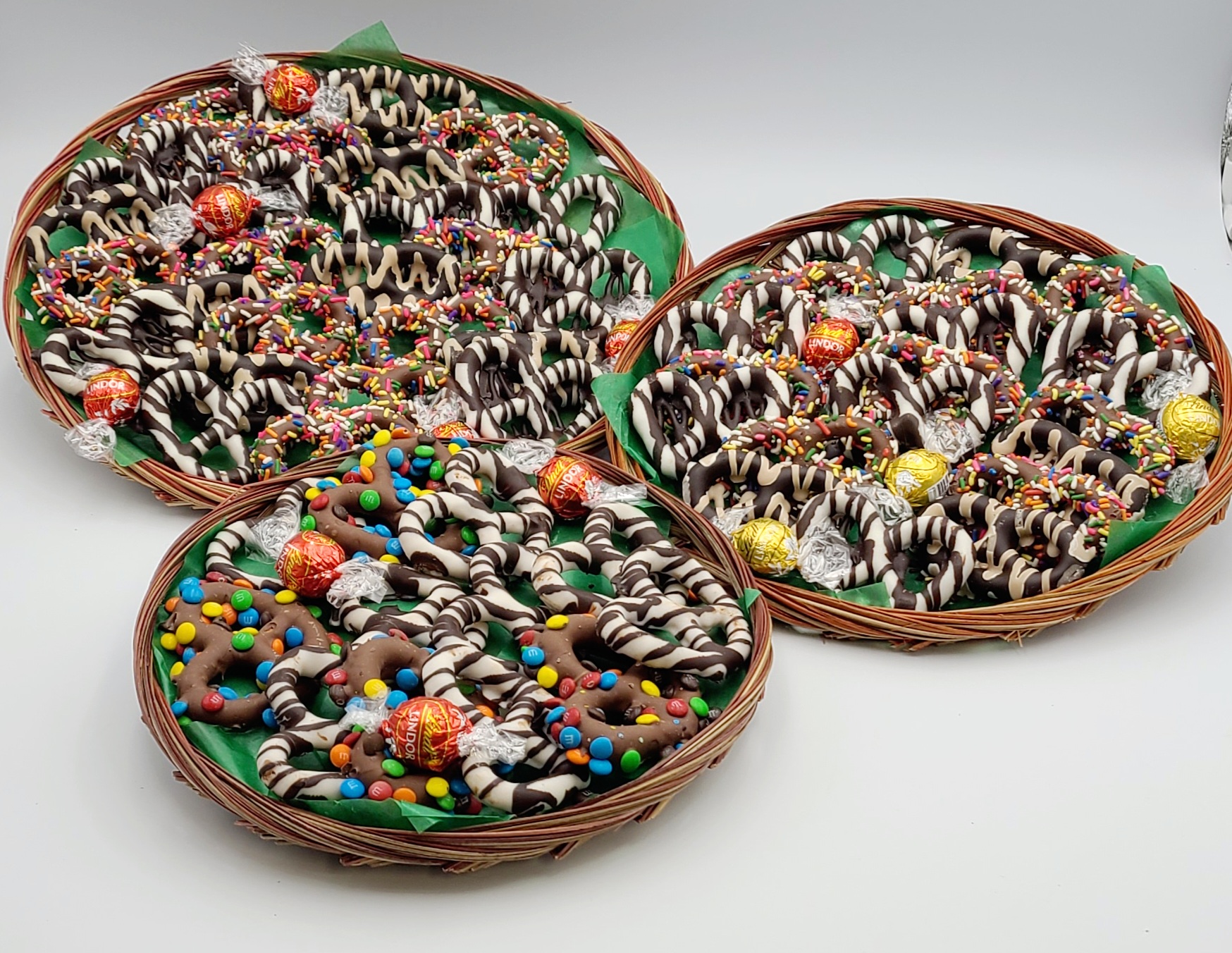 bfmazzeo: Chocolate Covered Pretzels Party Tray